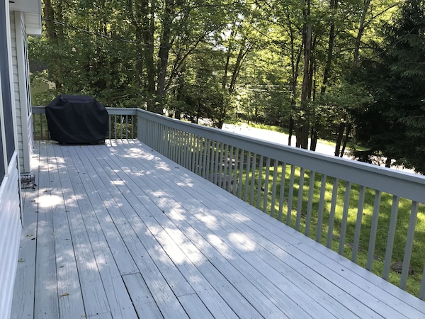 The Trout House Your Perfect Getaway Pocono Lake Home @Arrowhead Lake - Arrowhead Lake, PA