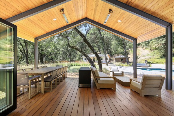 Un Santuario Elegante Y Elegante Encaramado En Un Camino Privado - St. Helena, CA