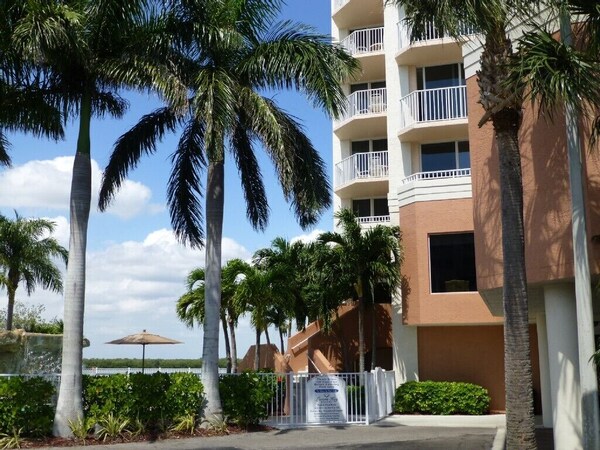 Beautiful View Of Estero Bay On 2nd Floor! Amazing Scenery And Nature. - Bonita Springs, FL