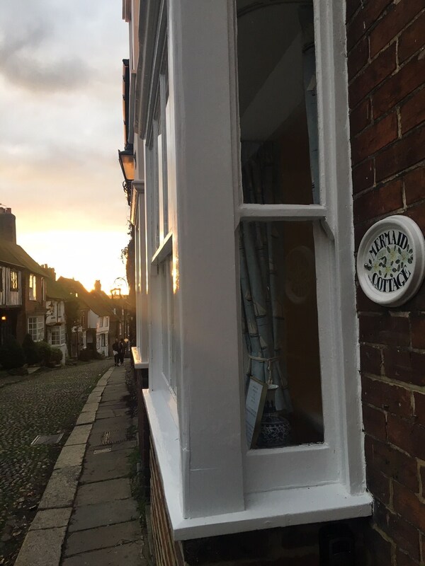 Pretty 18th Century Cottage Centrally Situated  On Mermaid Street In Rye - Winchelsea Beach