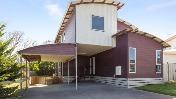The Views - Beautiful Spacious Pet Friendly Home Next To The Ocean. - San Remo
