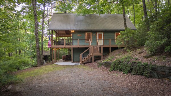 Haven Haus: A Storybook Cabin In The Mountains - Helen, GA