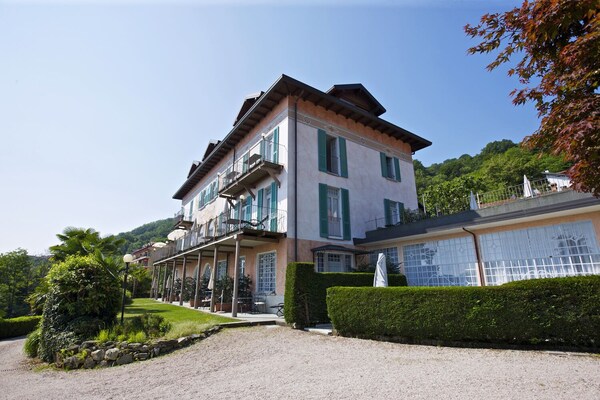 2-room Attic Apartment In An Art Nouveau Villa With Communal Pool - Baveno