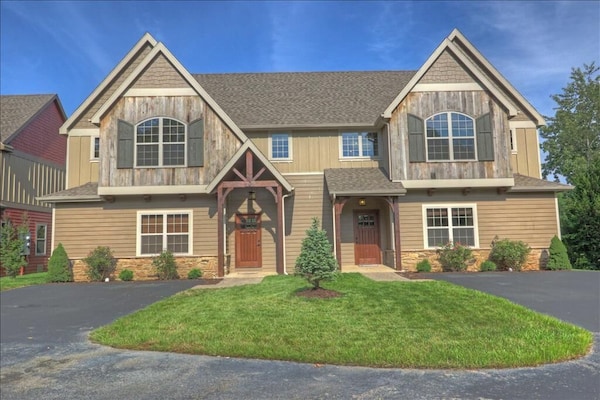 Chalets Resort Luxury Lakefront Villa 8~amazing View~2 Pools~free Amenities~family Friendly - Kimberling City, MO