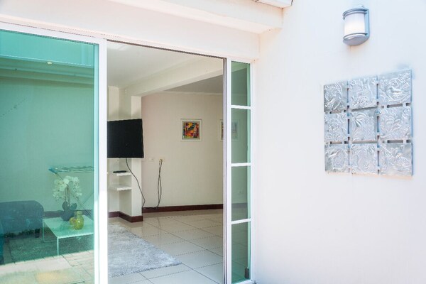 Multiplaza Escazú - Condo 2 Br - Walkscore 84! - San José
