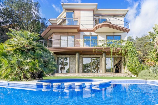 Club Villamar - Preciosa Casa De Diseno Con Unas Vistas Impresionante Al Mar. La Mesa De Billar S... - Tossa de Mar