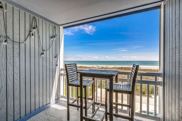 Free Parking & Wifi Plus Free Tickets To Local Attractions! Lovely Oceanfront Condo - North Myrtle Beach, SC