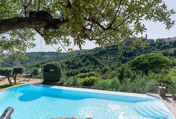 Casa Rosamunda C: Eine Gemütliche Wohnung, Die Das Gesamte Erdgeschoss Einer Villa Einnimmt. - Kampanien