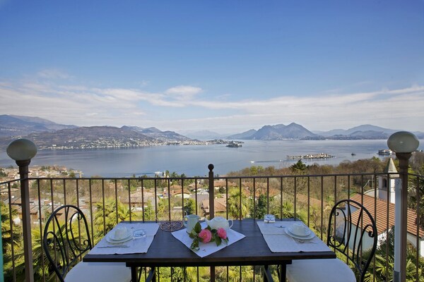 Magnifique Appartement Dans Une Villa De Prestige Art Nouveau Avec Piscine Et Superbe Vue Sur Le Lac - Baveno