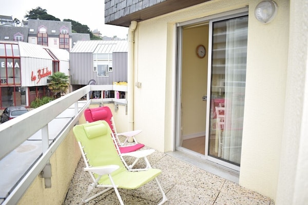 Gerenoveerd Appartement Gelegen Strand Van Trestraou In Perros-guirec - Perros-Guirec