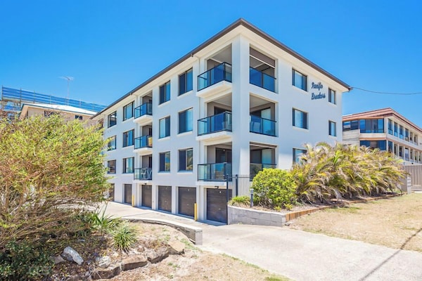 One Of A Kind Beach Front Unit - Bribie Island