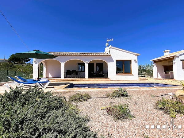Osalva - Ruhige Ferienvilla Mit Privatem Pool, Meer- Und Bergblick - Benissa