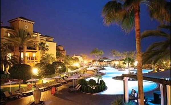 Marriott, S Marbella Beach Resort. 2 Rooms. 2 Bathrooms. For 6 People - Costa del Sol