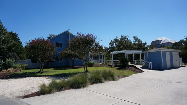 Handicap Friendly,golf Cart,community Pool,easy Beach Access,spinnaker's Reach - Emerald Isle, NC