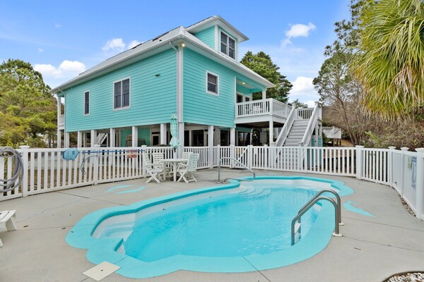 Oceanside Interior Home,private Pool,golf Cart,beach Access,in Spinnaker's Reach - Emerald Isle, NC