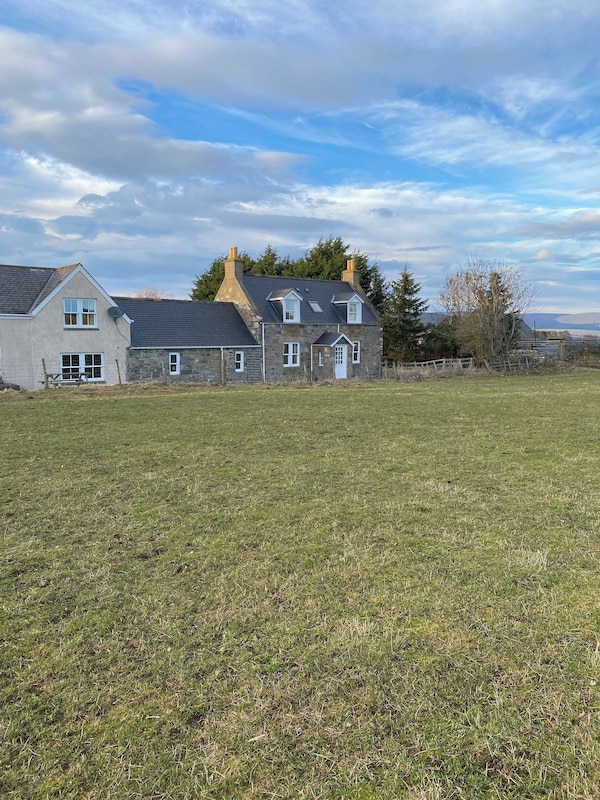 Comfortable Highland Speyside Cottage With Stunning Views - Moray