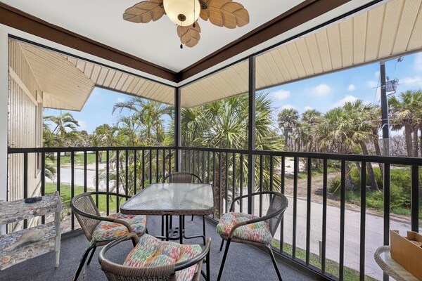 Blind Pass A205: Renovated West End Condo By Beach - Sanibel, FL
