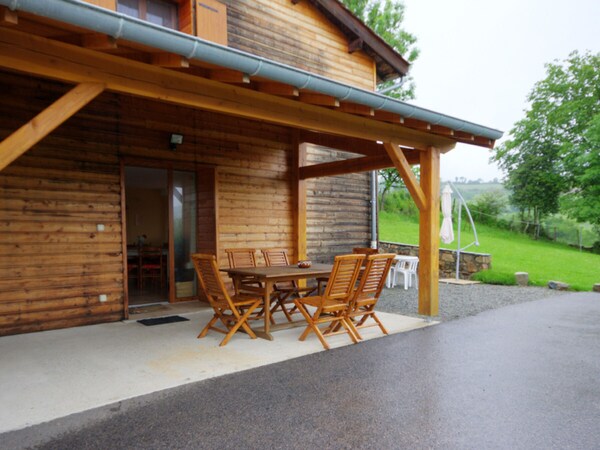 Gîte 4 Chambres Avec Jardin, Animaux Acceptés, Terrasse Et Abri Voiture - Tarare