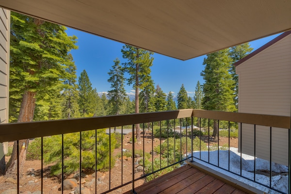 Cozy Retreat: 1 Br, 2 Ba Condominium In Carnelian Bay, Sleeps 5 - Carnelian Bay, CA
