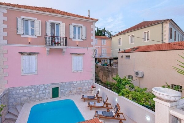 Appartamento Di Tre Stanze Con Balcone E Vista Mare Gelsa - Jelsa, Lesina - Hvar (A-2067-c) - Gelsa