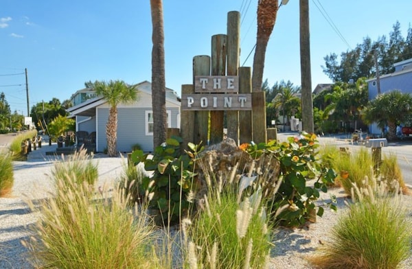 Best Of The Beach_luxurious House Just Steps From The Sand_all The Amenities!!! - Treasure Island, FL