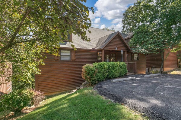 Luxury In The Ozarks-four  Master Bedroom Suites, Sleeps 14, Lots Of Space For The Whole Family!-20 - Branson, MO