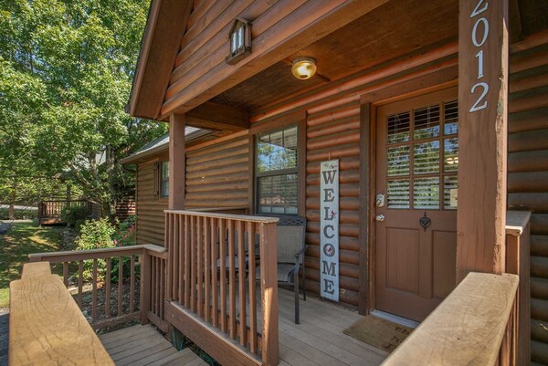 Incredible Find! Heart Of Branson - 4 King Bedrooms - 2 Living Areas - 3 Pools! | 11 - Branson, MO