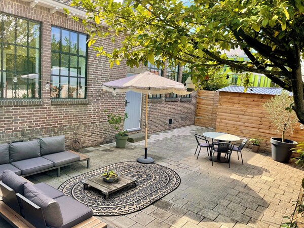 Apartment For Two People In Renovated Former Primary School With Lovely Garden. - Brunssum