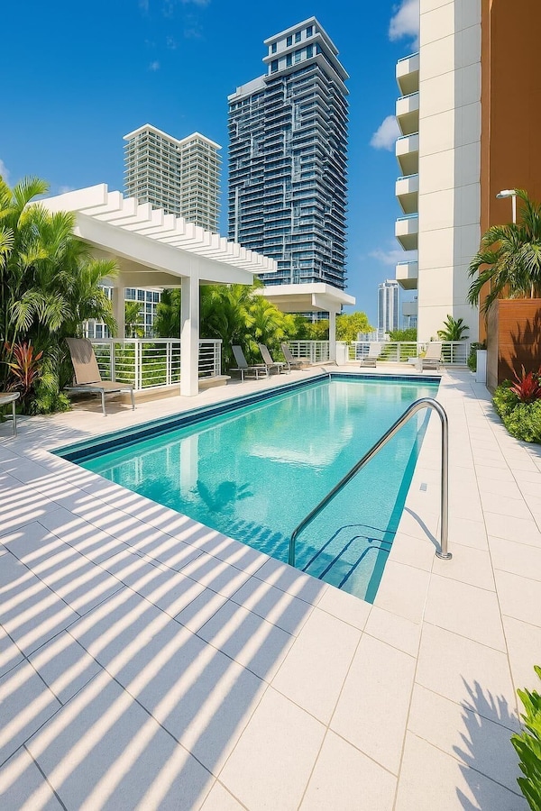 Gorgeous 2b/2b In Miami Most Vibrant Area! Rooftop Pool! - Miami