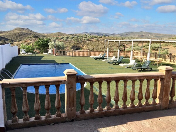 Homerez - Luxurious Villa In Loja With Private Pool - Loja