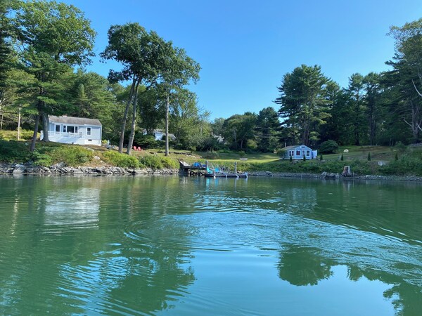 Charming Waterfront Cottage On Chauncey Creek - Portsmouth, NH