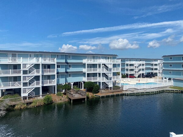 1 Bedroom 1 Bath 3rd Floor Condo @ Dockside Landing.  Close Walk To The Beach! - Sunset Beach, NC