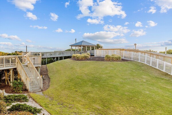 Perfect Pool View & Steps To The Beach At Apatb! #177 - Atlantic Beach, NC