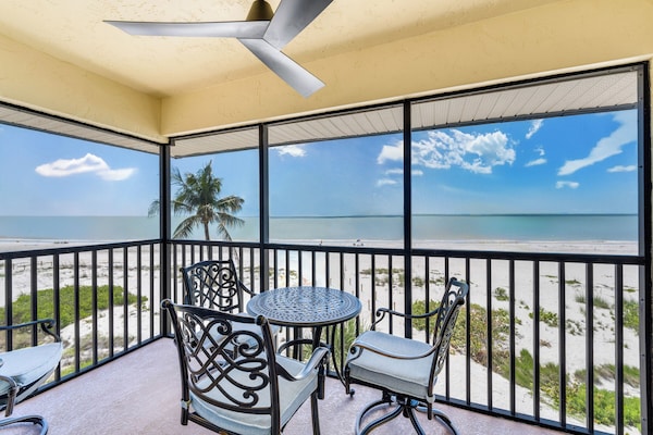 Coastal Vibe Two-bedroom Top Floor Corner With Panoramic Views! - Sanibel Island, FL