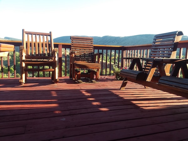 Peter's Cliff House - Lyons, CO