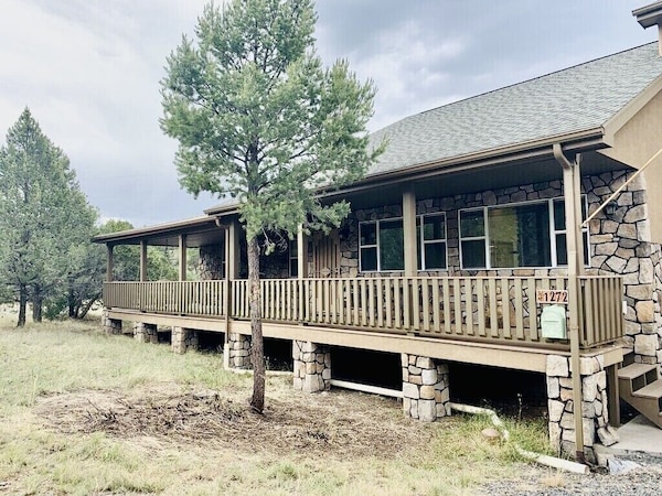 Comfy Cabin Retreat - Springerville, AZ