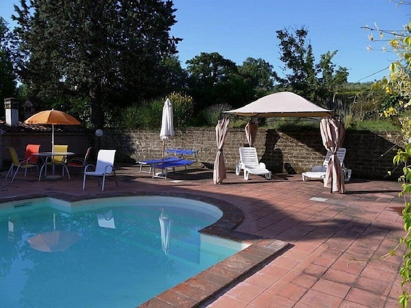 Villa Ebano: Un'incantevole Villa Su Due Piani Circondata Dal Verde. - Todi