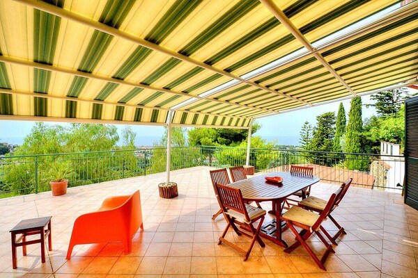 Villa Renata: Un Appartement Confortable Qui Couvre Tout L'étage Supérieur D'une Villa Située Sur Une Colline. - Castellabate