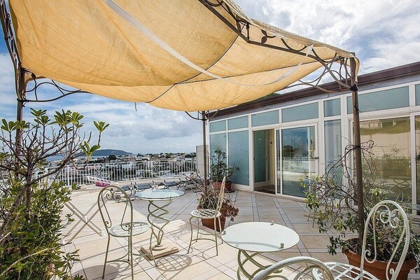 Villa Peonia B：太陽と海に面した居心地の良いアパートメントです。 - イスキア島