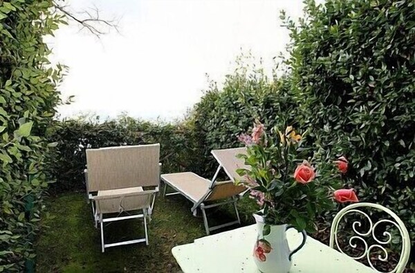 Casa Ilnira B: Een Licht Appartement Op Een Rustige Locatie. - Positano