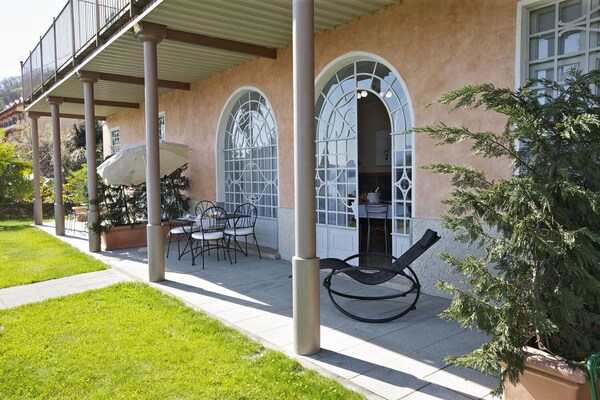 2-room Apartment With Terrace And Garden In An Art Nouveau Villa With Communal Pool - Stresa