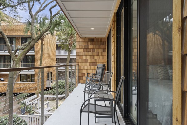 2263 Shipwatch: 2br In Oceanfront Building, Easy Beach Access, Bike Credit - Kiawah Island, SC