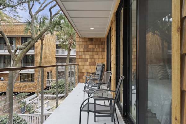 2263 Shipwatch: 2br In Oceanfront Building, Easy Beach Access, Bike Credit - Kiawah Island, SC
