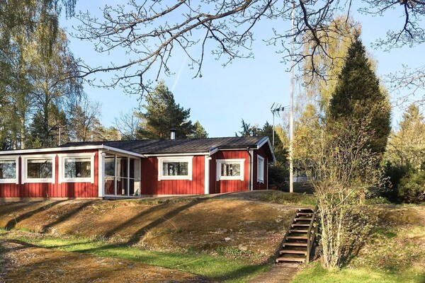 4 Personen Ferienhaus In Hammar - Askersund