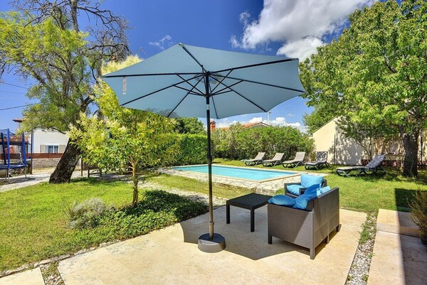 Casa Vacacional Con Piscina Y Parque Infantil - Poreč