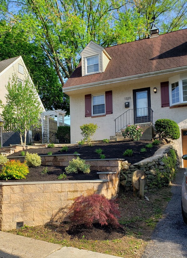 Comfy, Cozy Woodlyn Home\/getaway\nclose To Sports, Highways, City + More! - Upper Darby, PA