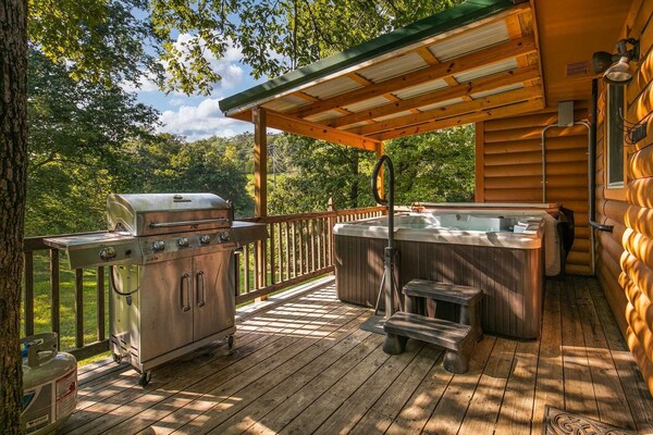 Private Home On 3 Acres! 5 Bedrooms - Private Hot Tub - Close To Strip! | Silver Creek - Branson, MO
