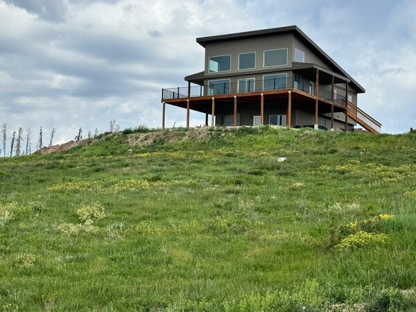 Bull Mountain Lodge ~ Stunning Views Of Valley, Lakes And Meadow, Brand New Home - Grand Lake, CO
