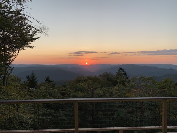 Summer 2025 Book 3 Nights And Get The 4th Free!!  Dogs Welcome! - Snowshoe, WV