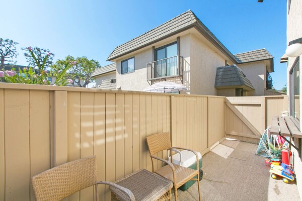 Blissful Sea'renity - Family Townhome Perfect For Game Night- Pet Friendly - Carmel Valley - San Diego